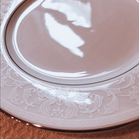 Nikko | Dining | Discontinued Nikko Bone China White Platinum Set ...